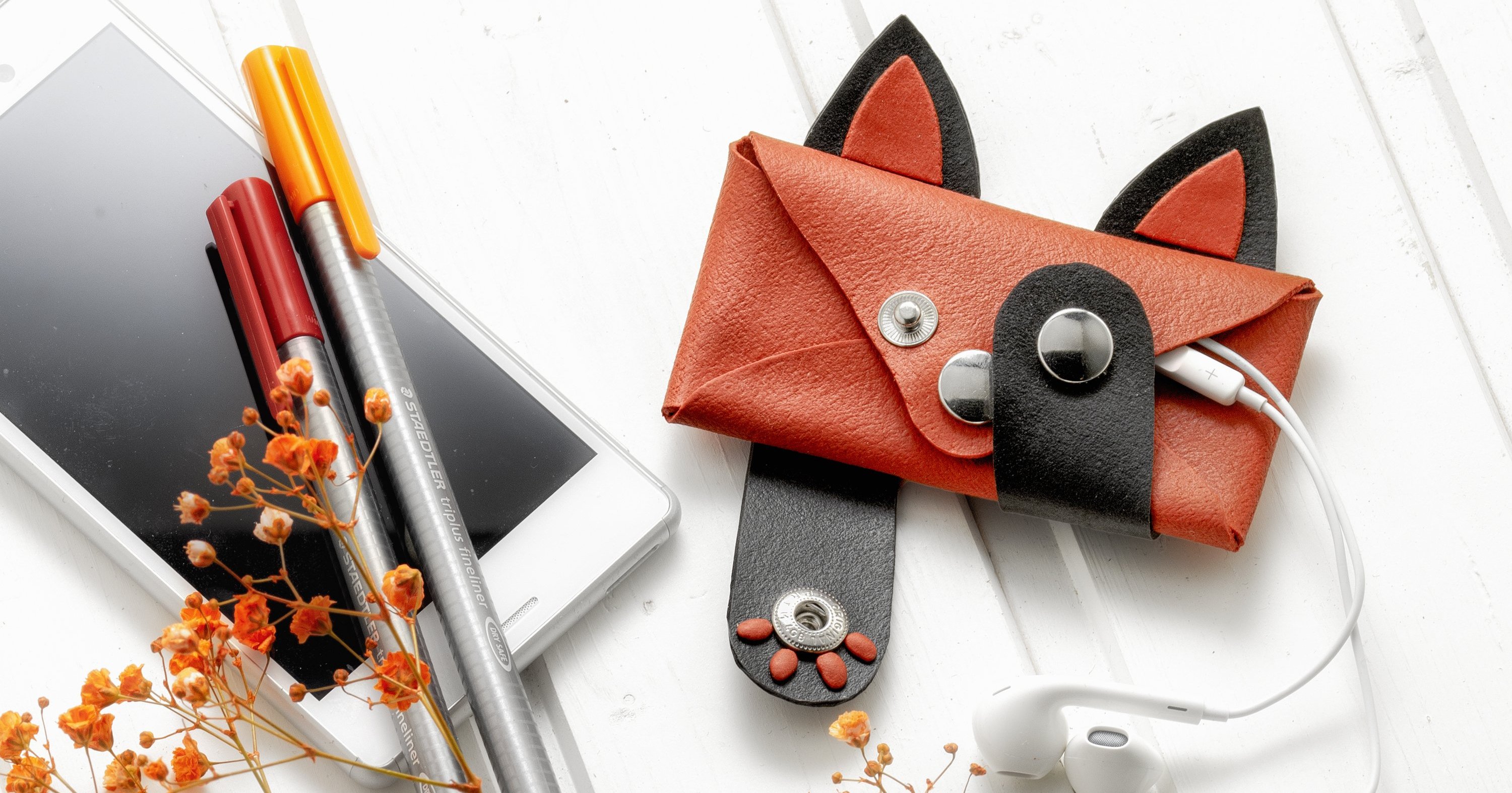 FIMO leather-effect - Fox pouch | STAEDTLER